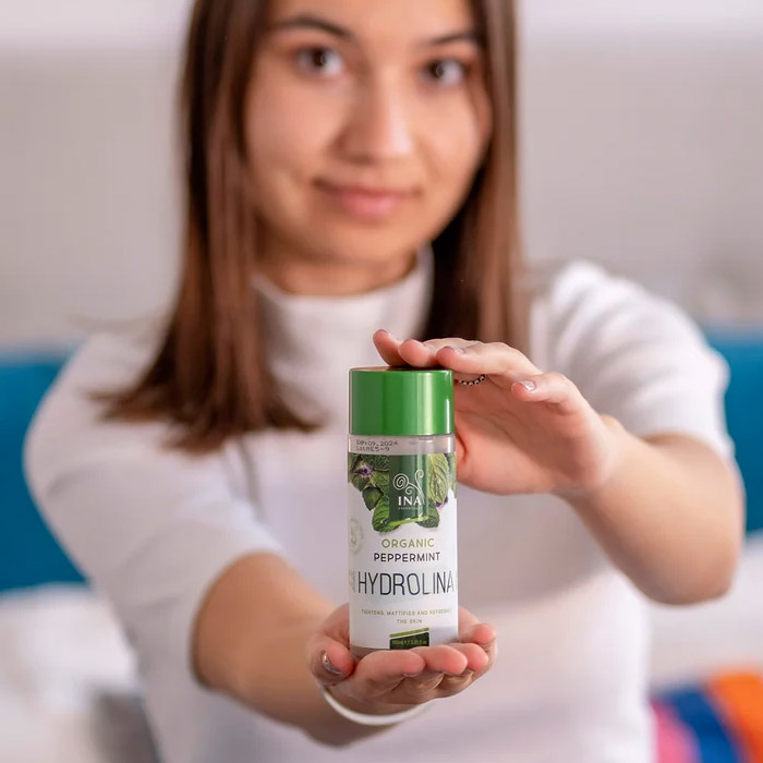 до -75 % за INA ESSENTIALS HYDROLINA био вода от мента — Pick N Dazzle